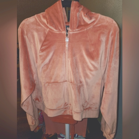 Victoria's Secret | Other | Small Victorias Secret Velour Jogger Set ...